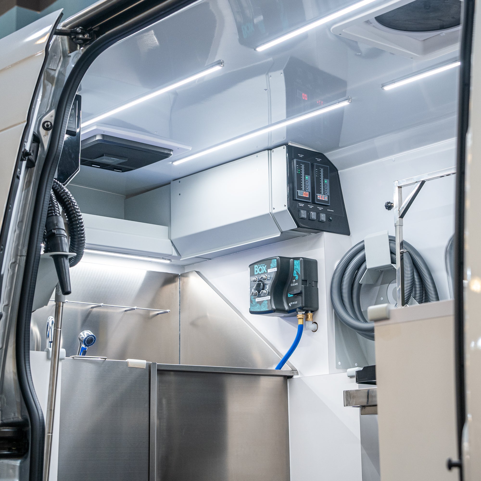 Dog Grooming Vans by Vanspeed Pro, Shipped Nationwide – Vanspeed PRO