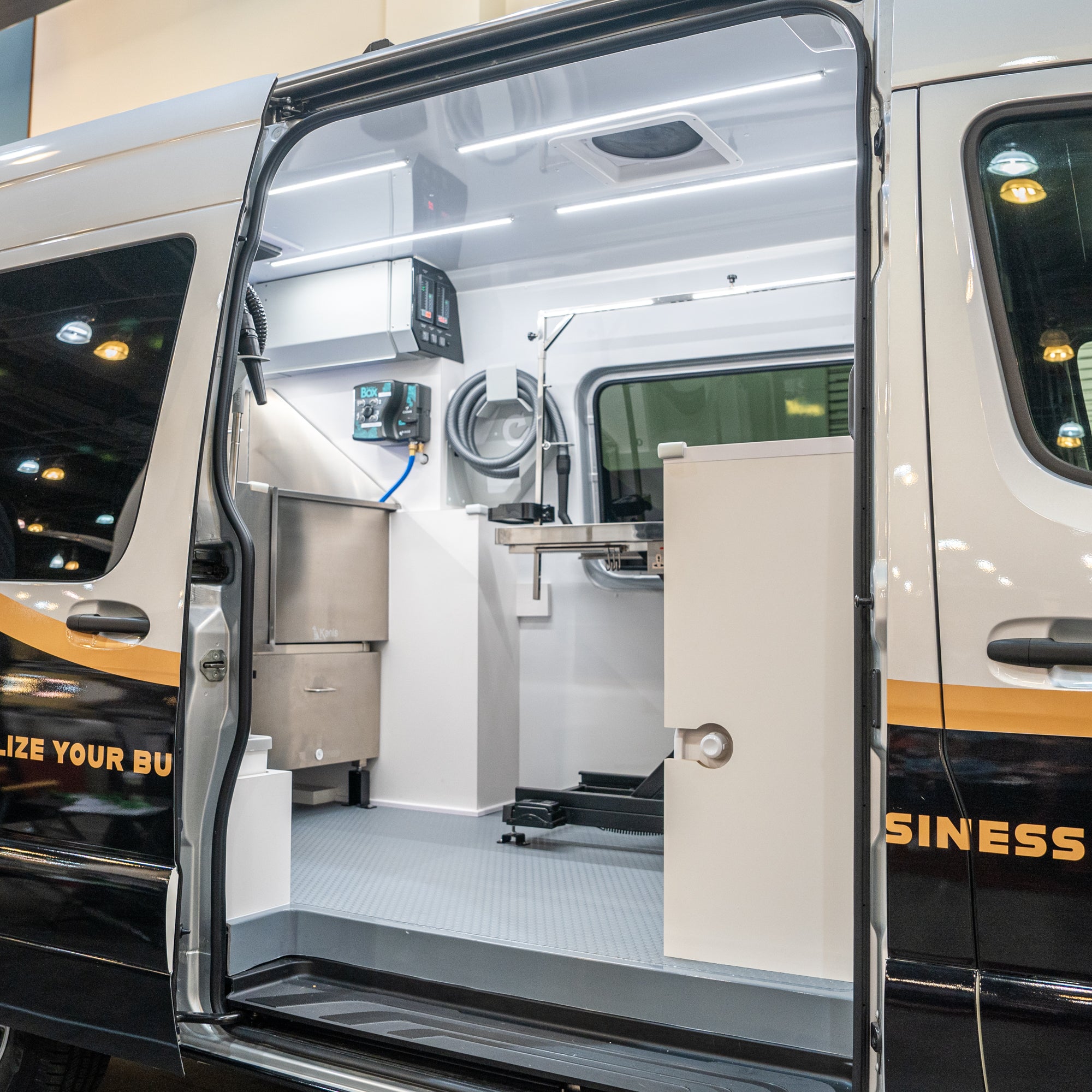Dog Grooming Vans by Vanspeed Pro, Shipped Nationwide – Vanspeed PRO