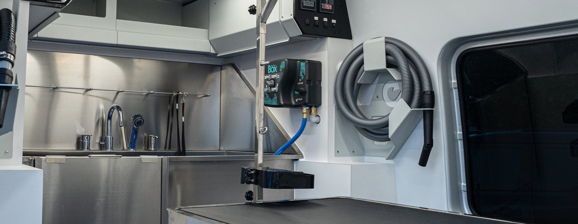 Dog Grooming Vans by Vanspeed Pro, Shipped Nationwide – Vanspeed PRO